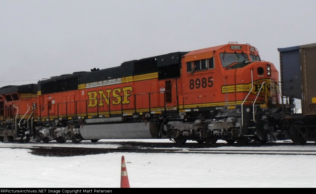 BNSF 8985